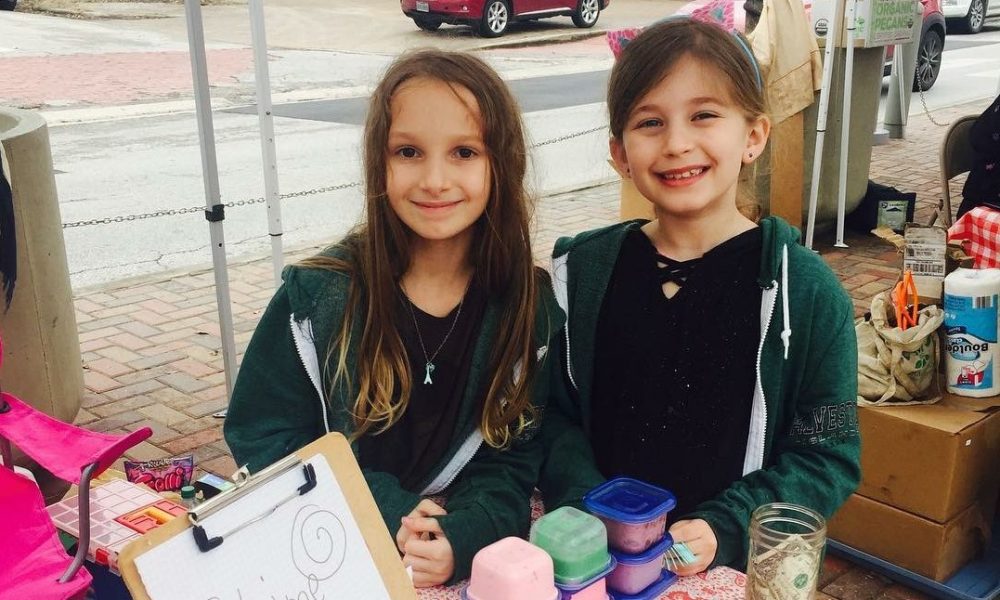 Meet Stella Kerr and Credence Close of slimetimehtx - Voyage Houston ...